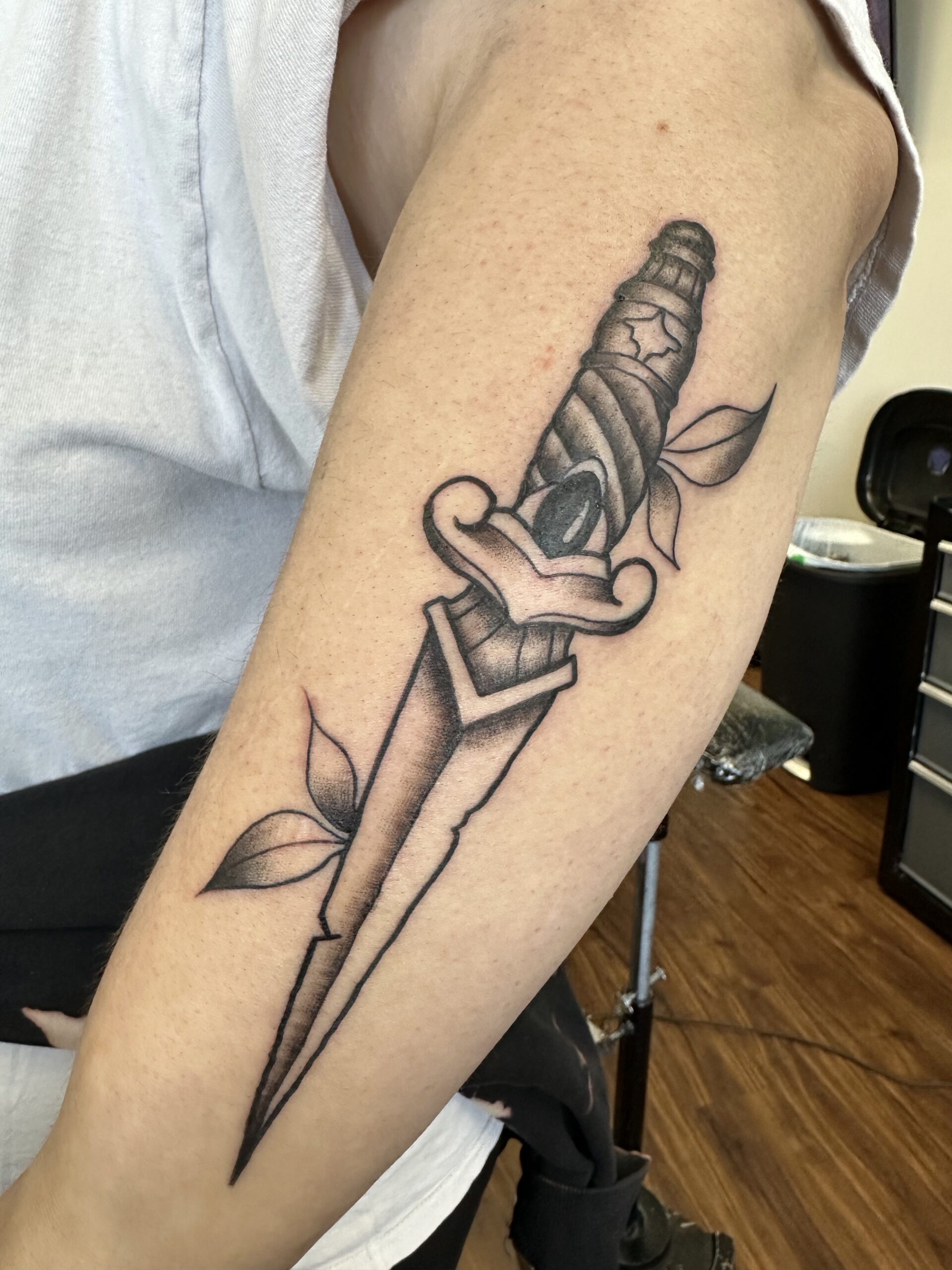 Austin Campbell-Tattoo Artist - Color Theory Tattoo